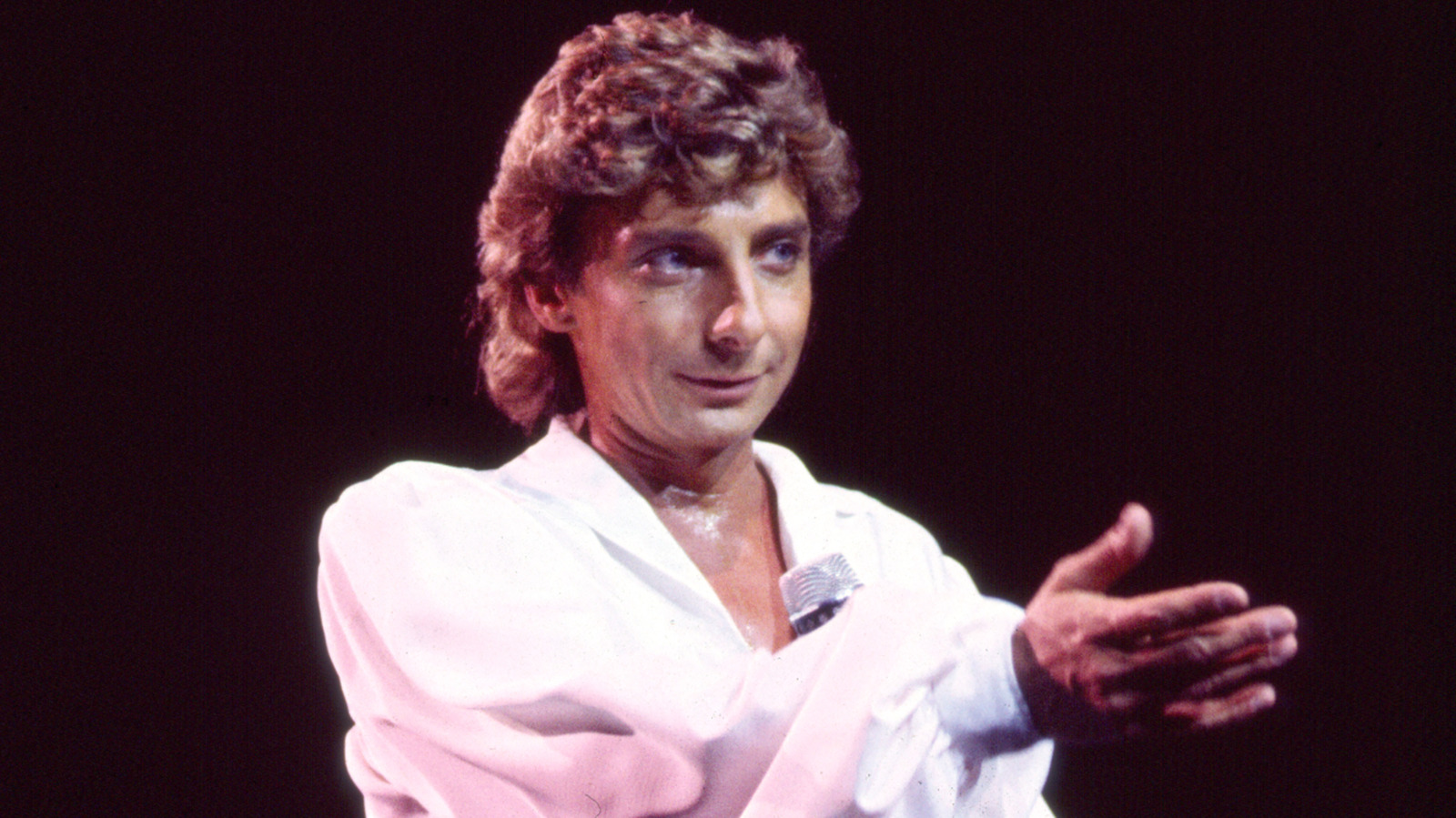 Barry Manilow Sang The 1976 Grammys' Song Of The Year (& It Was A Cover)