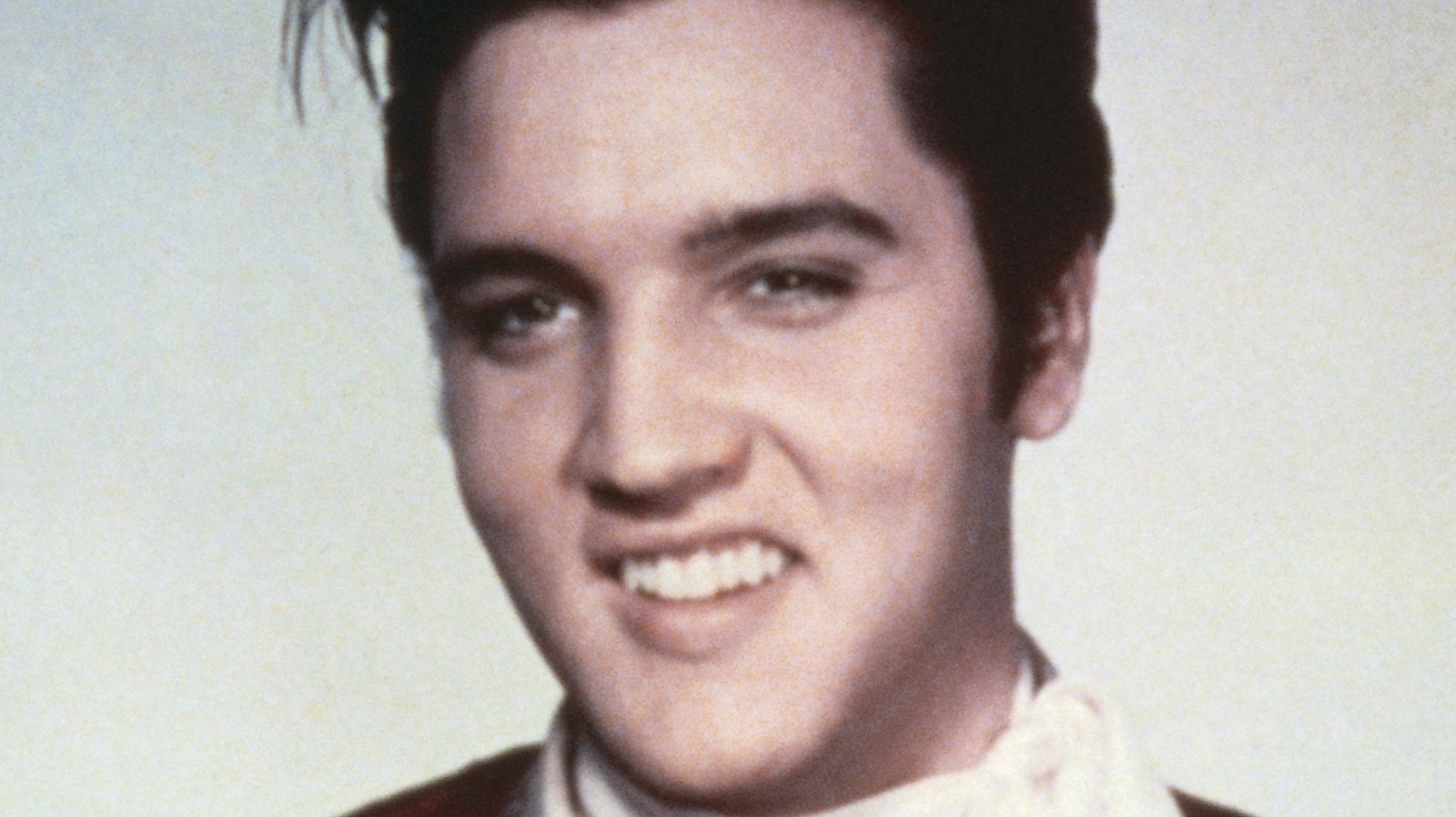 Elvis Had An Incredibly Unusual Way Of Drinking Out Of Cups