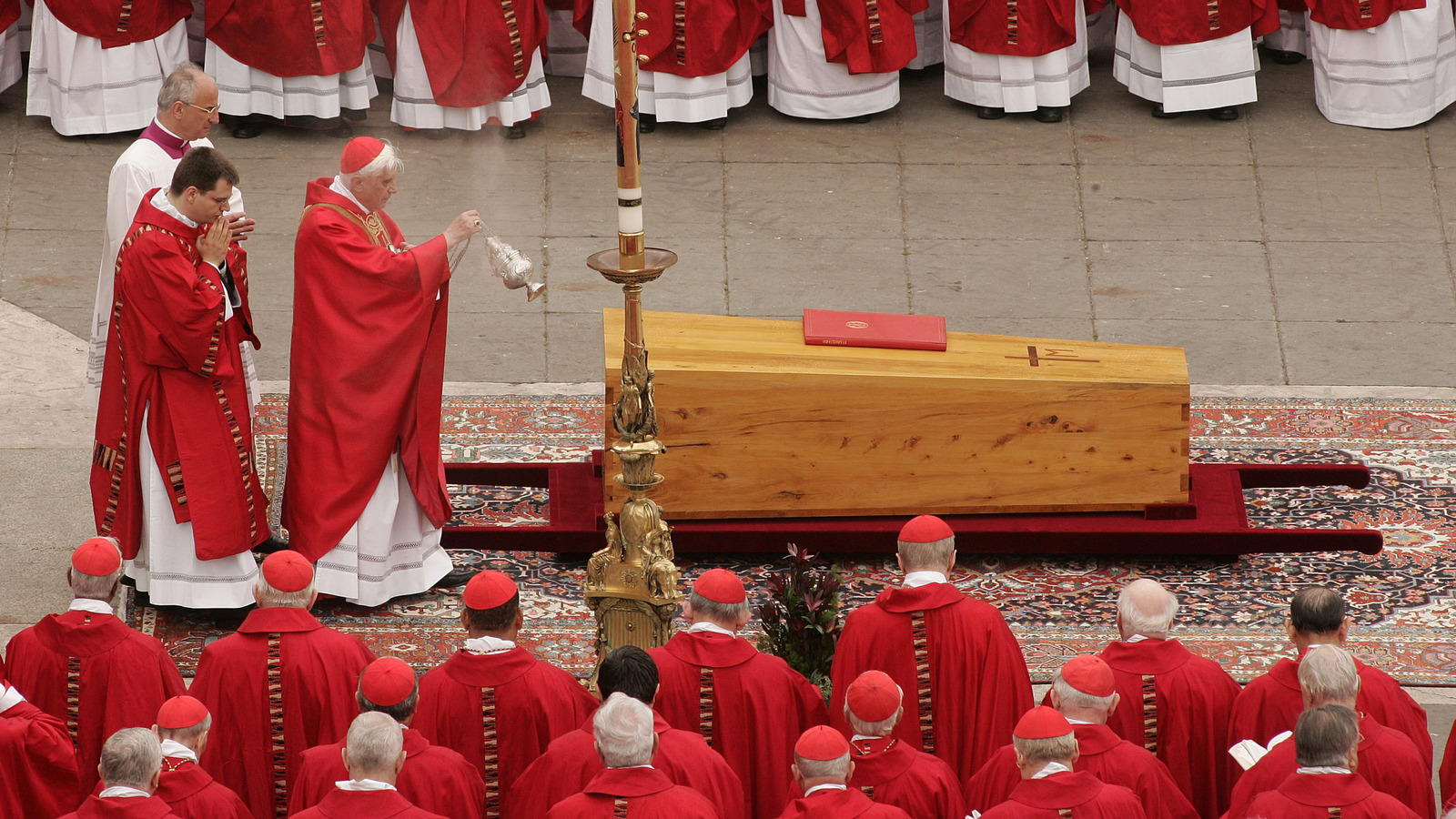 Here's What Happened To The Bodies Of These Popes