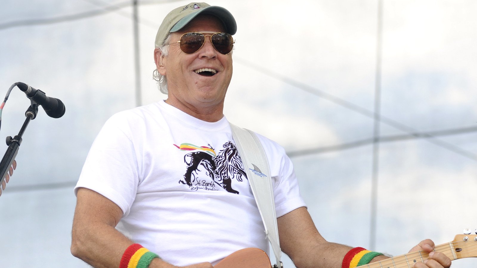 How Jimmy Buffett Survived His 1994 Plane Crash