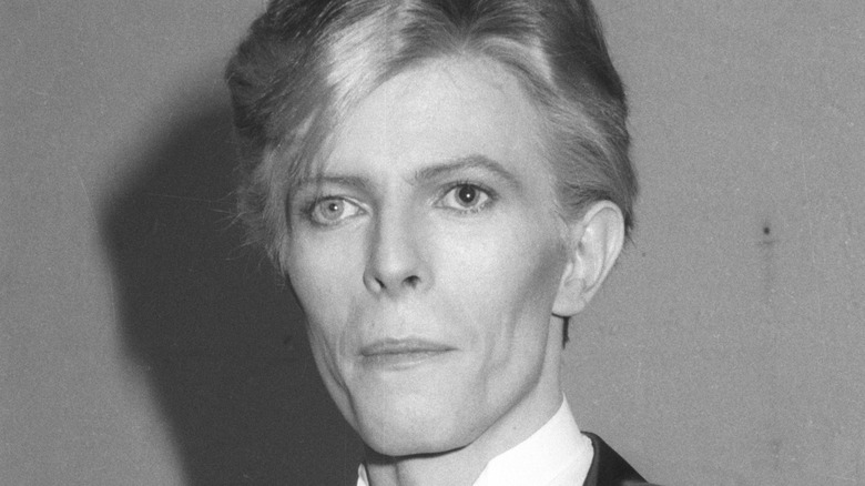In 1975, David Bowie Nabbed His First No. 1 Hit In The US With Help ...