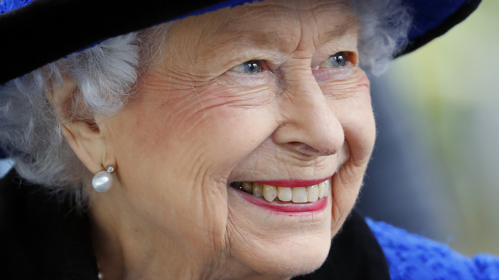 Irish Twitter's Hilariously Morbid Reaction To The Queen Has The World ...