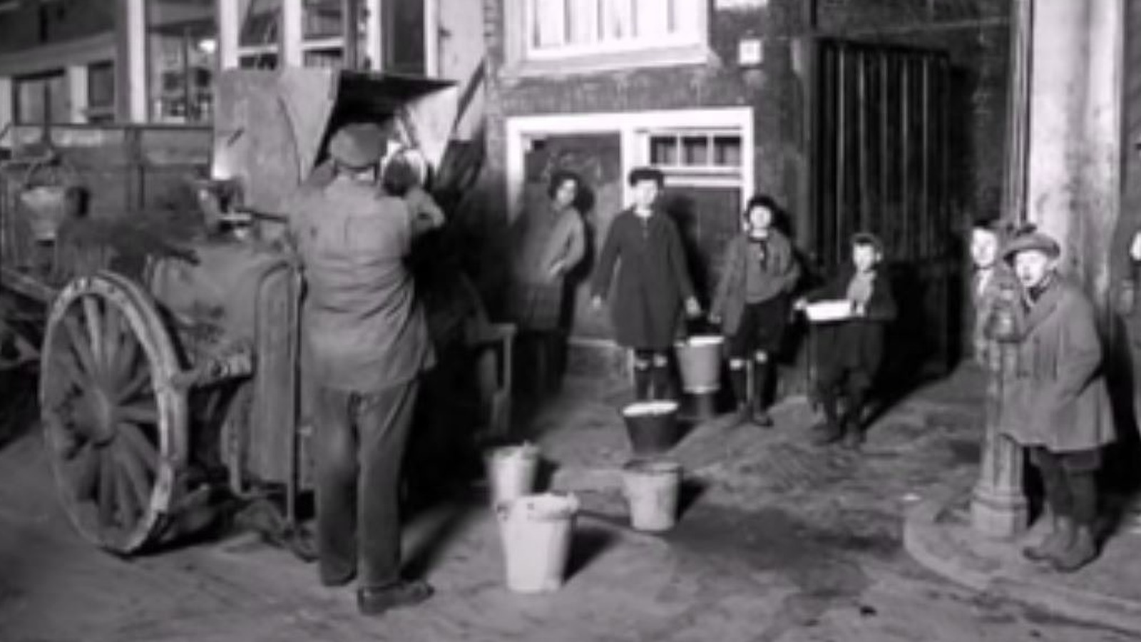 Night Soil Men: Victorian England's Cesspit-Cleaning Professionals