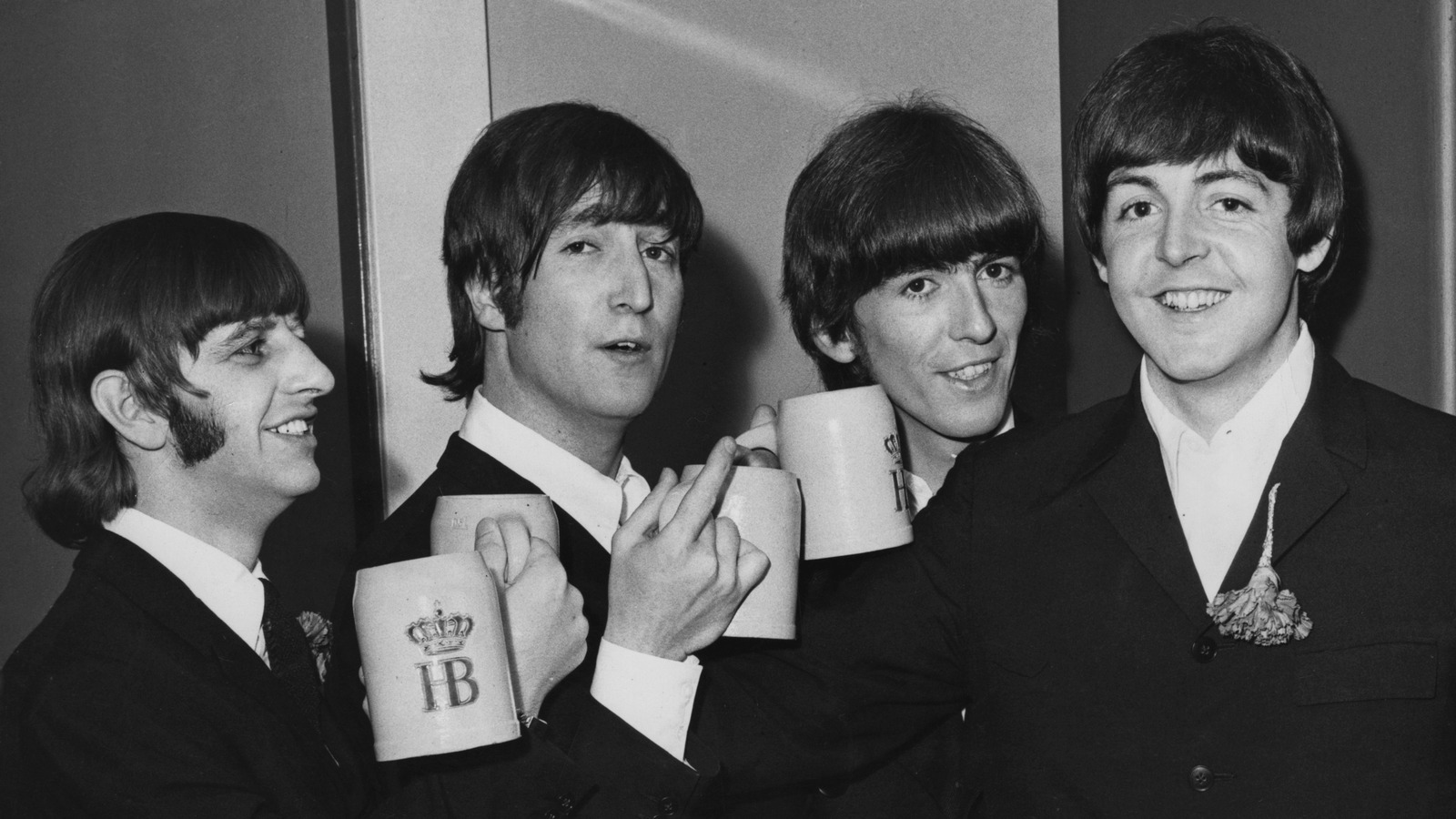 The Beatles Actually Had More Than 4 Members In The Band