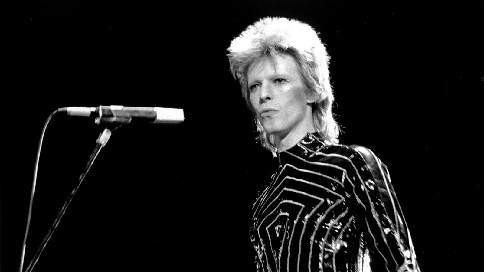 The Hidden Meaning Behind David Bowie's Blackstar Album Cover