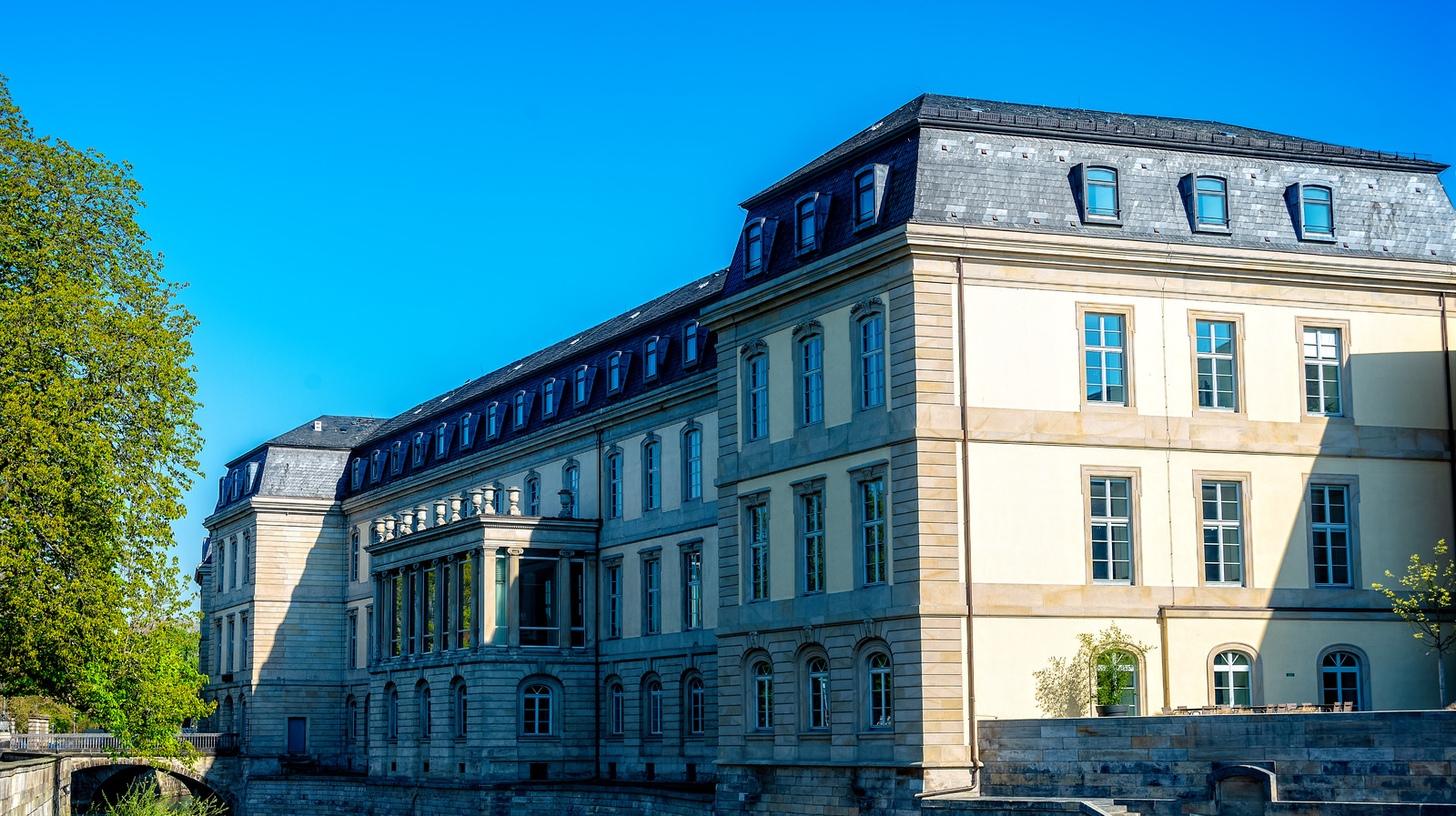 The Mysterious Skeleton Discovered In Germany's Leine Castle
