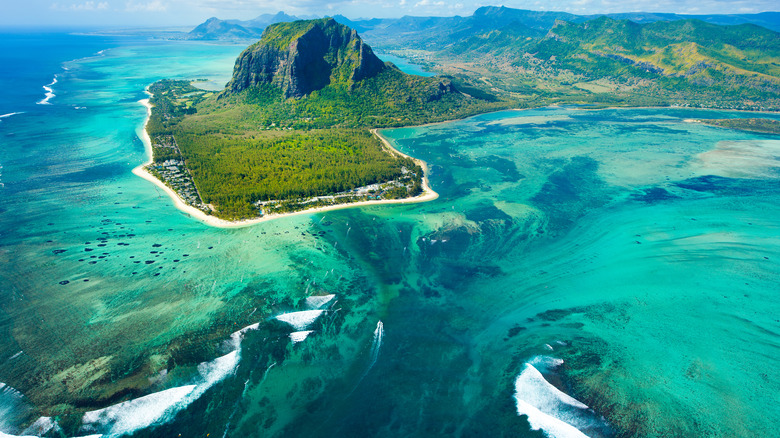Mauritius underwater waterfall explained - celebgilit Mauritius underwater waterfall explained - celebgilit