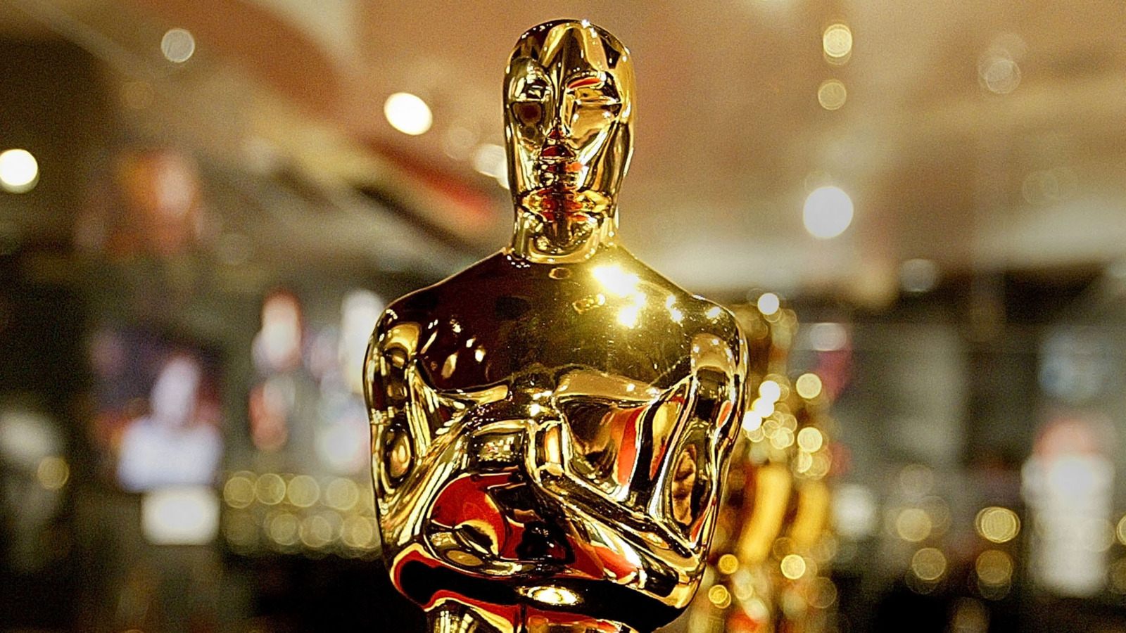 The Real Reason Oscar Statue Nameplates Are Blank When Awarded