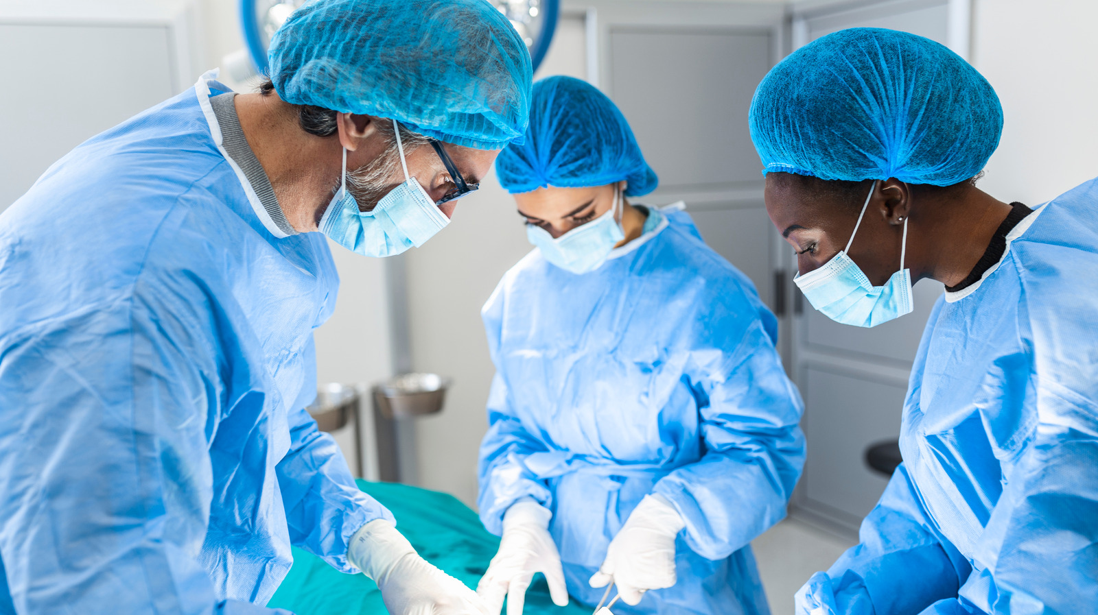 The Tragic Story Of The First Human Heart Transplant