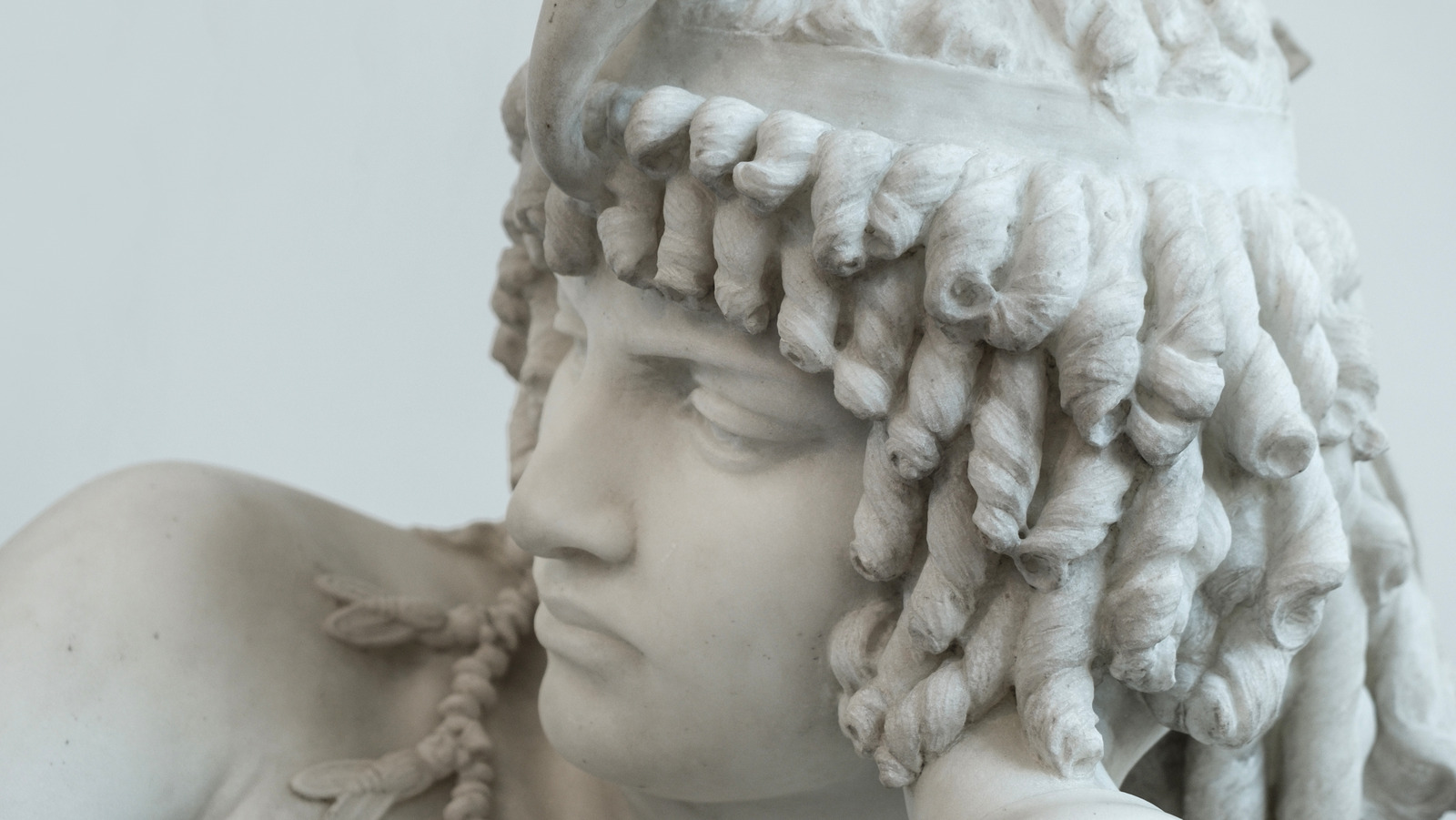 The Truth About Cleopatra, Mark Antony, And Julius Caesar's Love Triangle