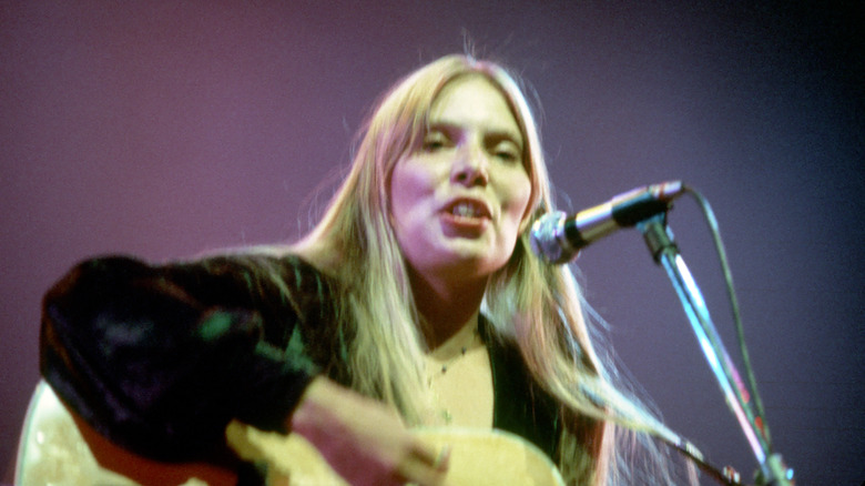 The Untold Truth Of Joni Mitchell