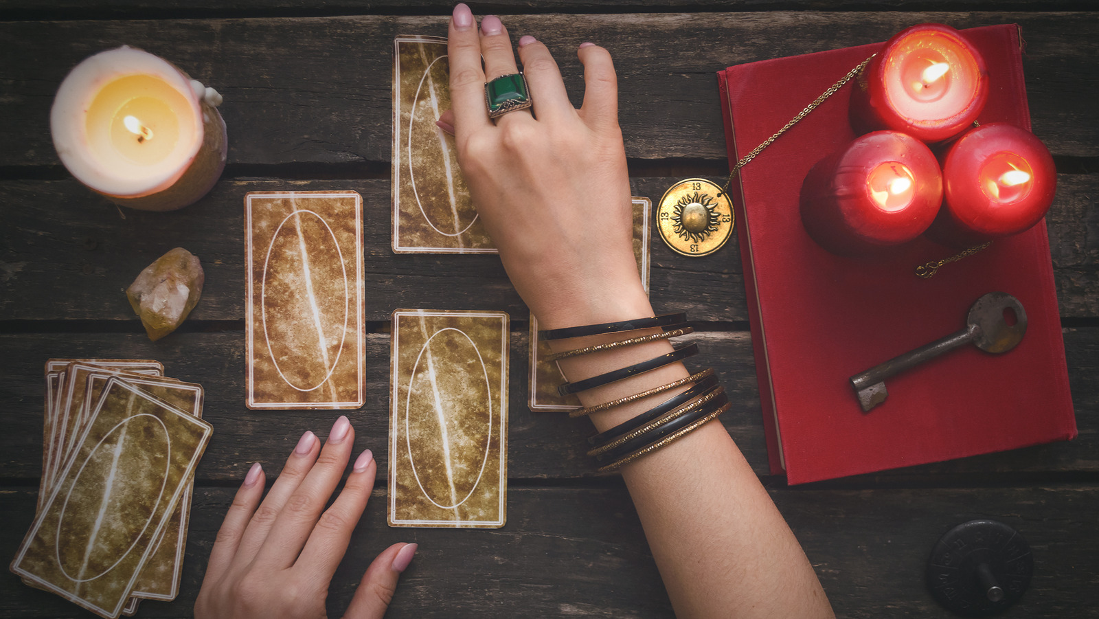 The Victorian Era's Obsession With The Occult Explained