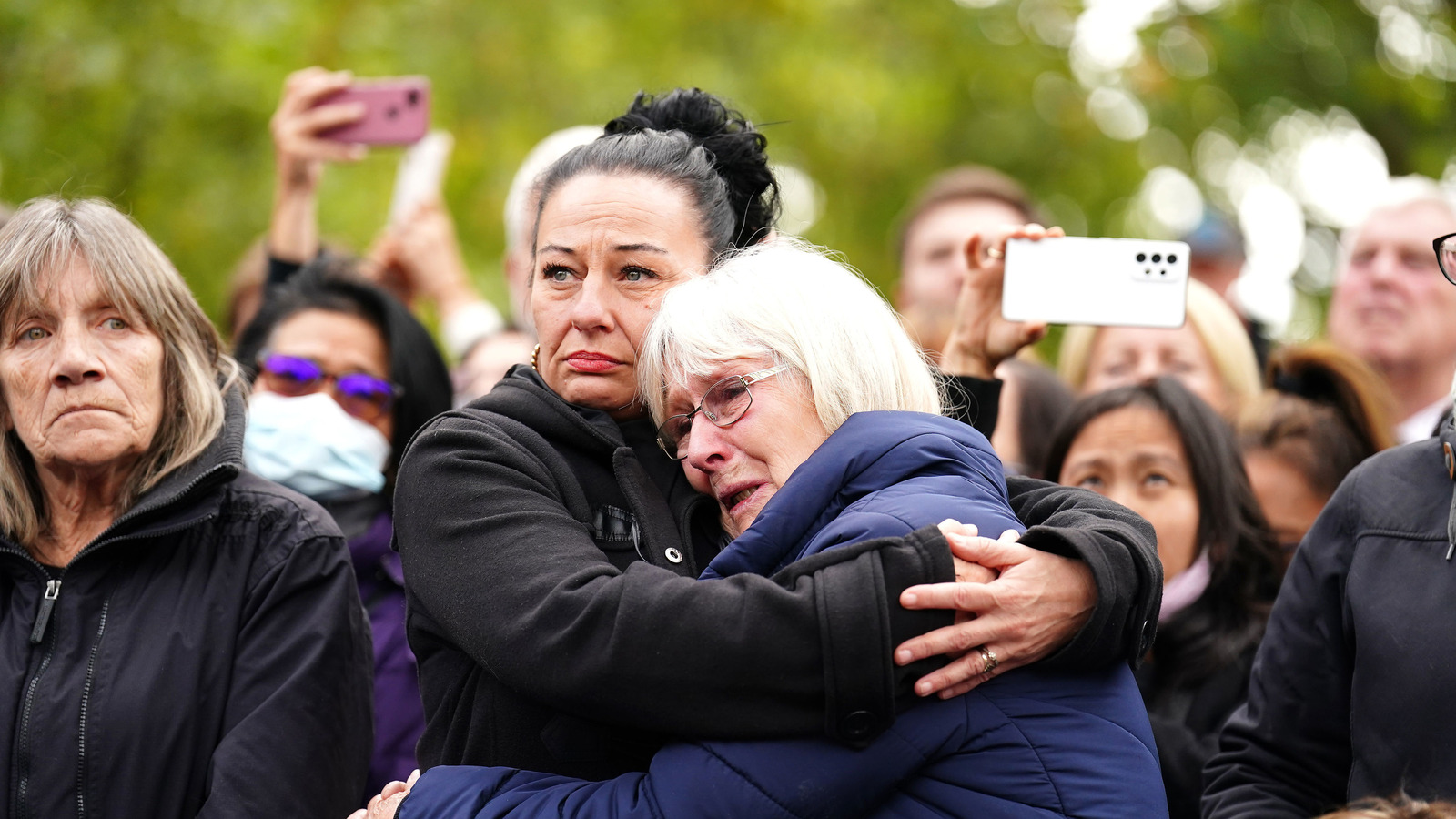 There Were A Staggering Number Of People Lined In Front Of Windsor ...