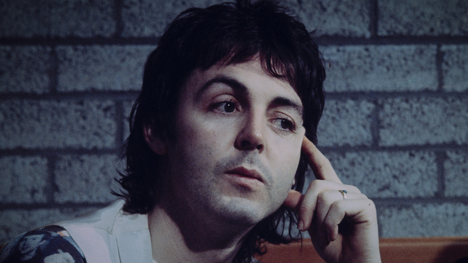 This Tongue-In-Cheek Love Song Held The No. 1 Spot The Longest In 1976