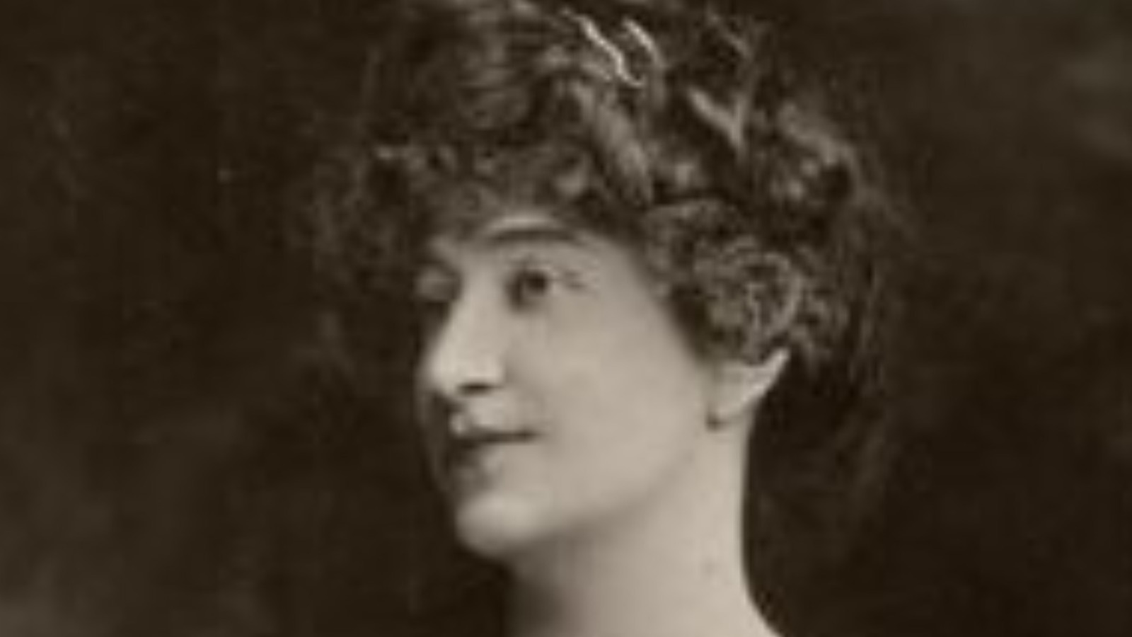 What You Didn't Know About Pearl De Vere