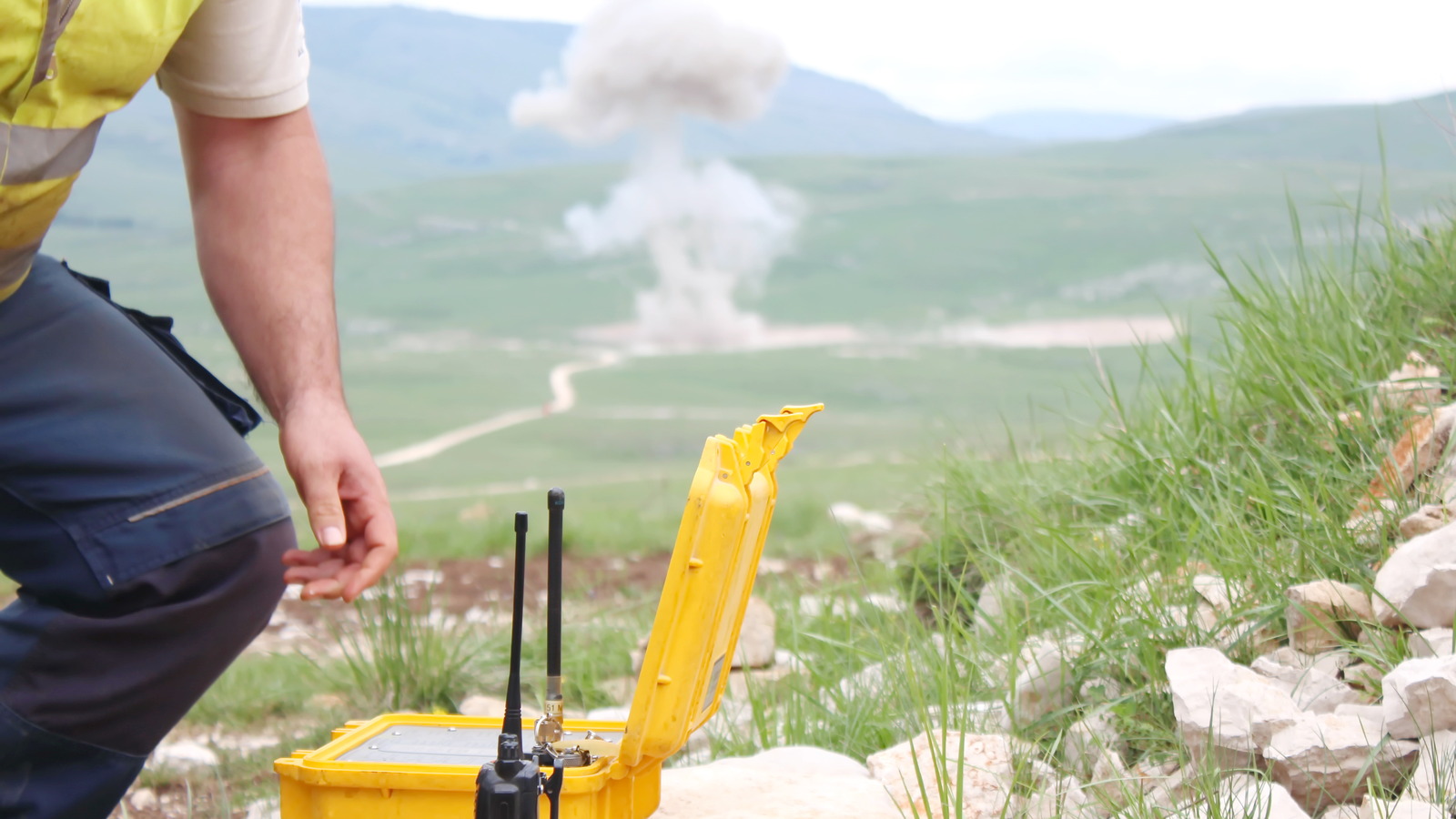 What's The Difference Between TNT And Dynamite?