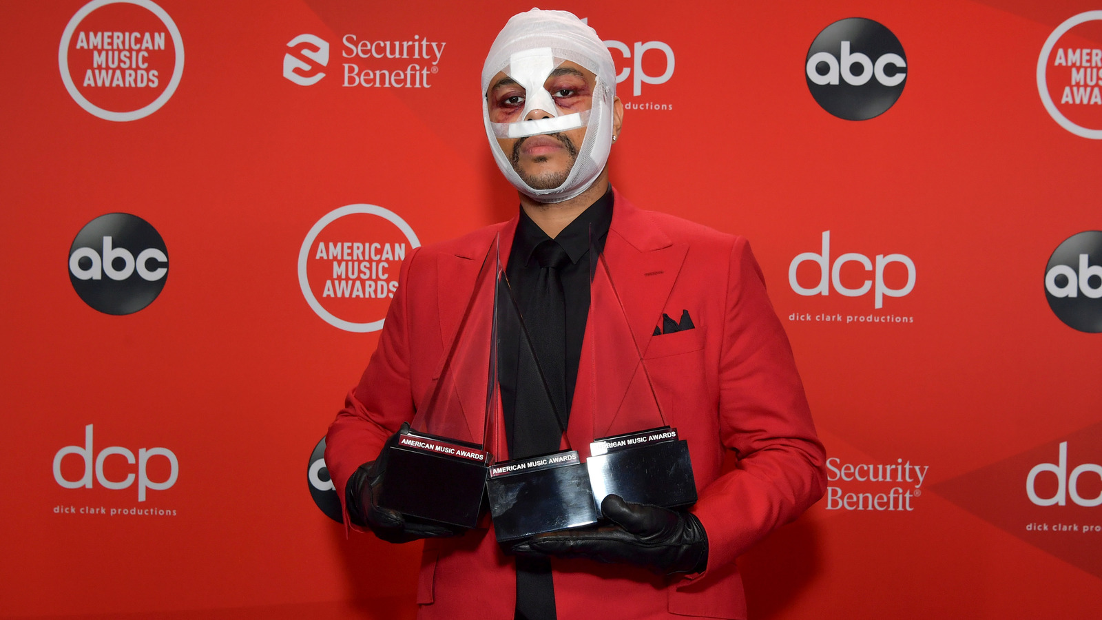 What's Wrong With The Weeknd's Face?